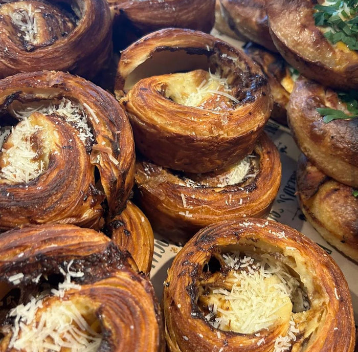 Oomite Sesame Cheese Scroll - Bread Social